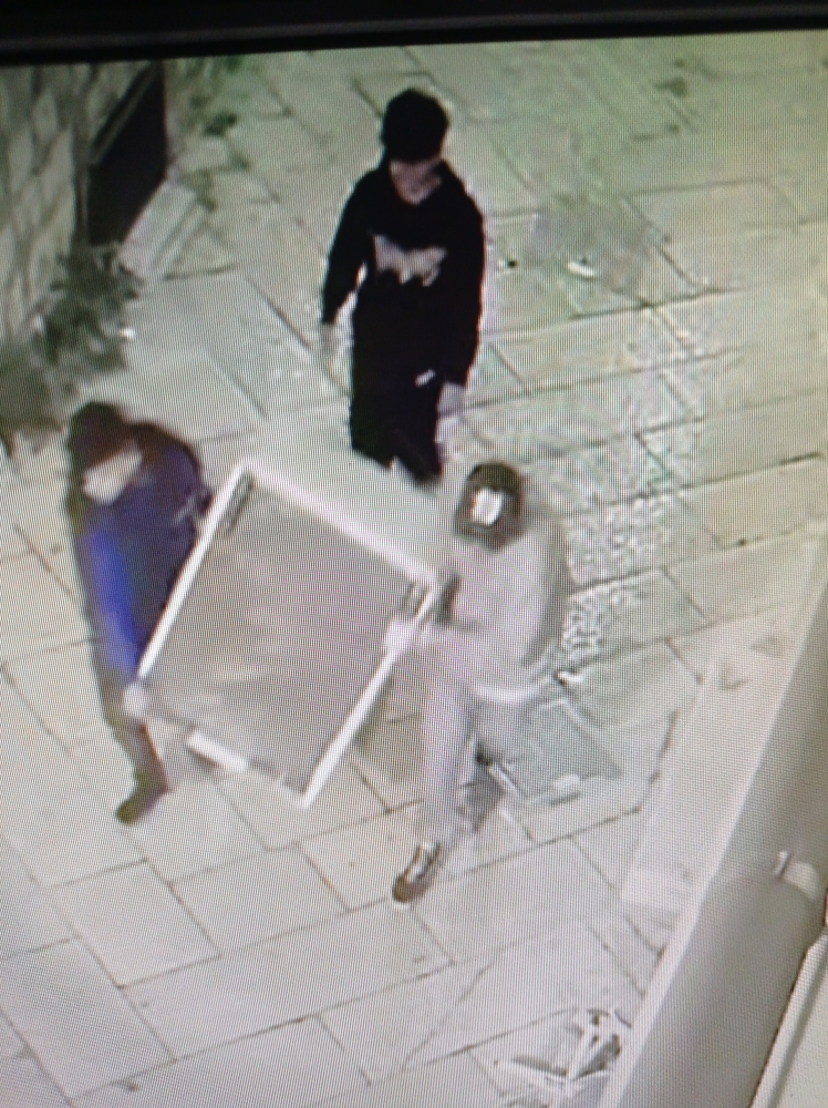 Quindici Molfetta - Ragazzi di Molfetta recuperano mobili abbandonati ... Quindici Molfetta - Ragazzi di Molfetta recuperano mobili abbandonati ...