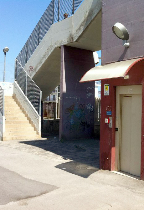 Quindici Molfetta - L’ascensore di Rione Paradiso a Molfetta di nuovo ... Quindici Molfetta - L’ascensore di Rione Paradiso a Molfetta di nuovo ...